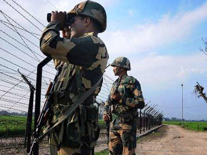 Pakistan India | Pakistan Army Releases Indian Smugglers Photos ...