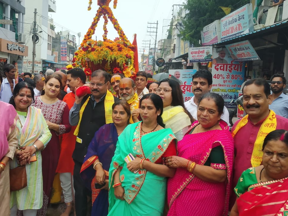 Palki Yatra taken out from Sukheshwar Mahadev Temple in Indore | इंदौर ...