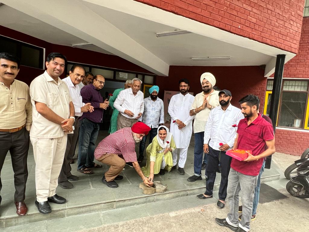 Former mayor started renovation work of community center of Manimajra ...