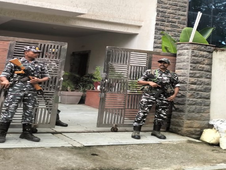 ED raids at 32 places in Jharkhand