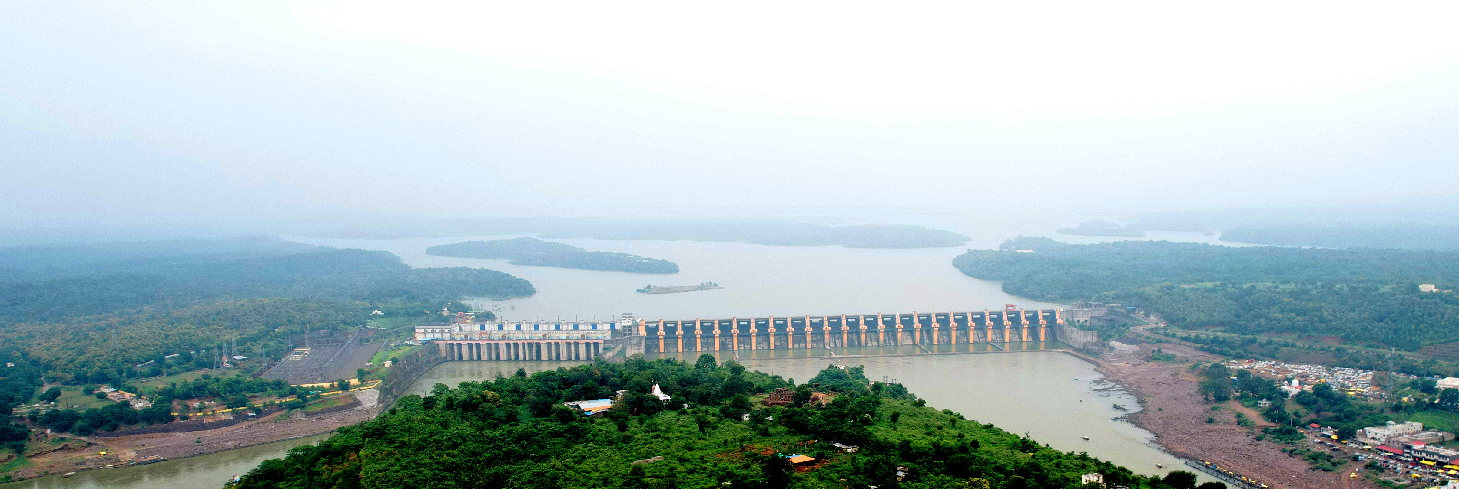 Indira Sagar and Omkareshwar dams filled even in half the rain ...