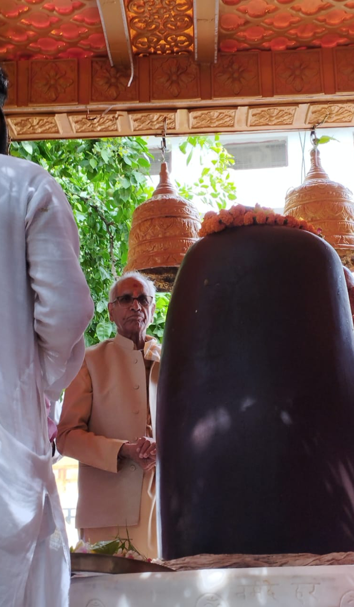 600 kg Narmadeshwar Mahadev reached Ayodhya, Champat Rai performed ...