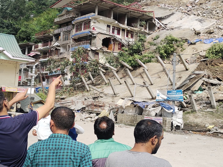 Himachal Pradesh Flood Video; Kullu Building Collapse | CM Sukhvinder ...