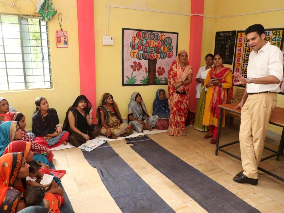 Collector inspected Bahoriband area | कलेक्टर ने किया बहोरीबंद क्षेत्र ...