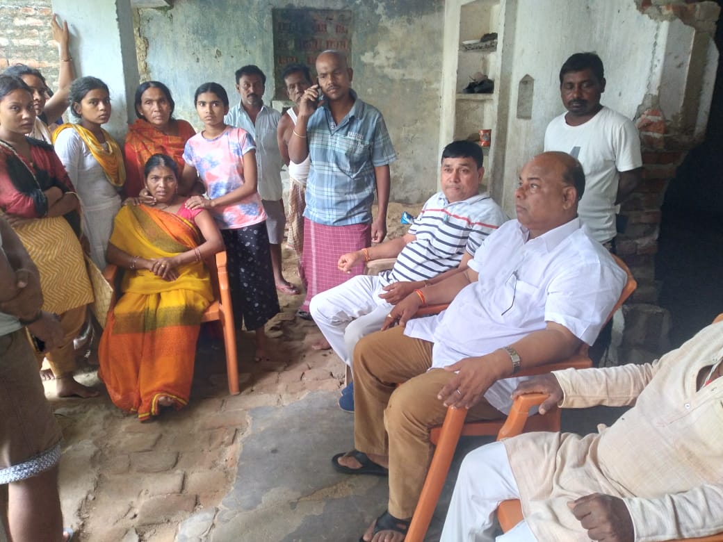 Leaders of LJP (R) met the family of the deceased after reaching ...