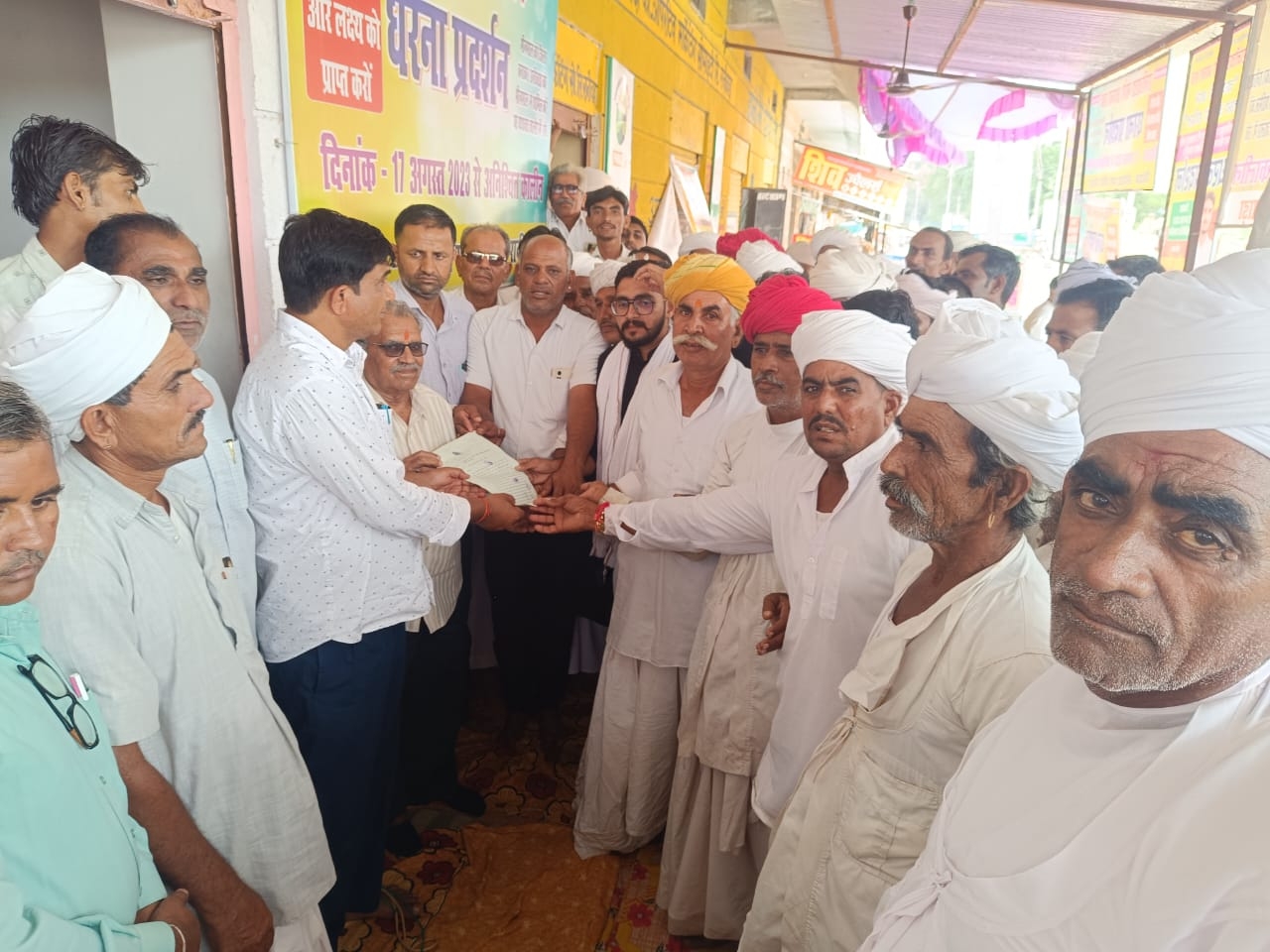 Dharna of all classes continues on 10th day in Raniwada | रानीवाड़ा में ...