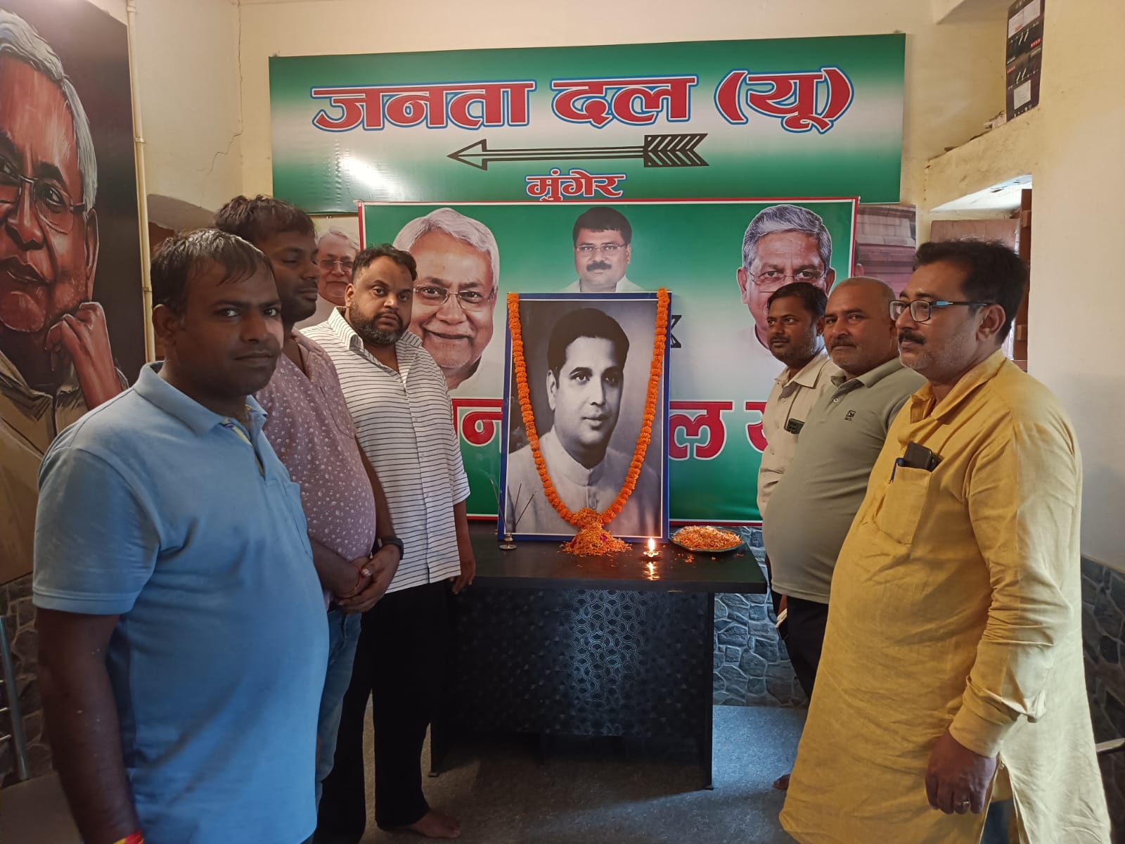 Wreaths done on the 105th birth anniversary of BP Mandal | बीपी मंडल की ...