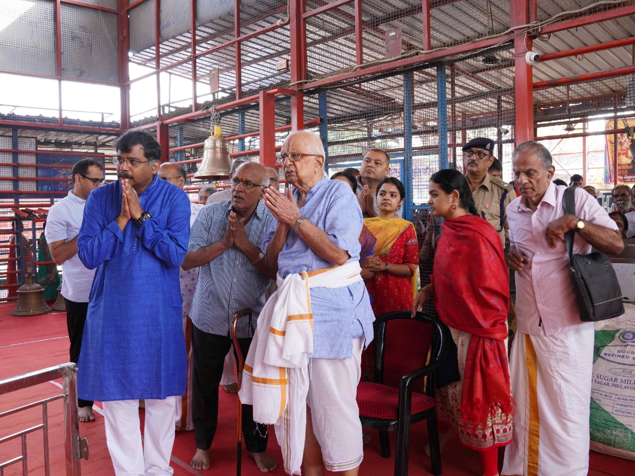 Parasaran of veteran senior advocate reached Ayodhya with family