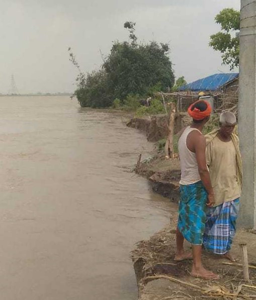 Erosion in many villages of Salkhua, people migrating | सलखुआ के कई ...
