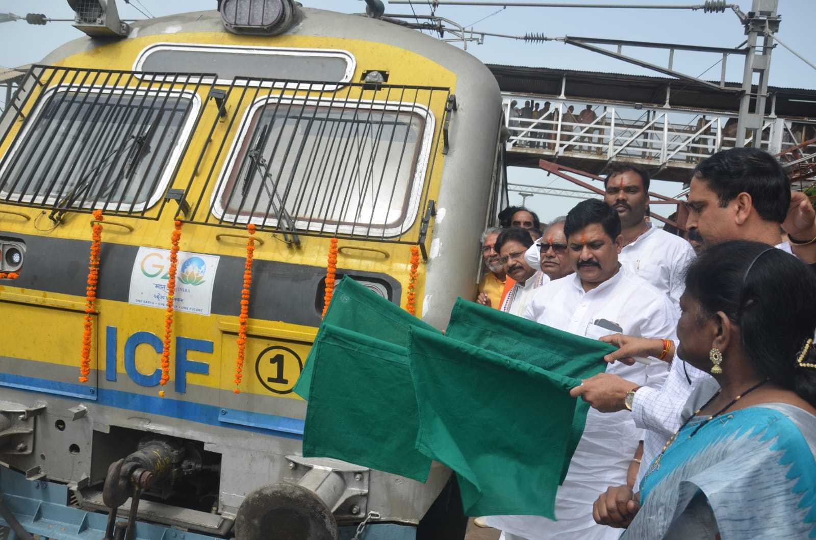 Up-downer from MEMU - Students unhappy, demand to implement timing of ...