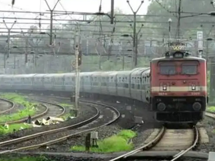 Western Railway announces 56-hour mega block between Surat and Udhna ...
