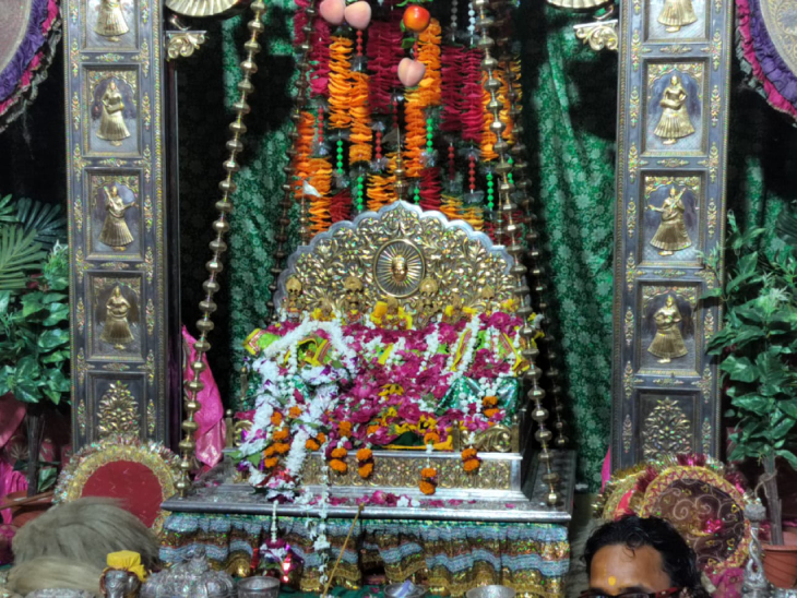 Chakraborty King Dasharatha Palace has a special Jhulnotsav in Ayodhya ...