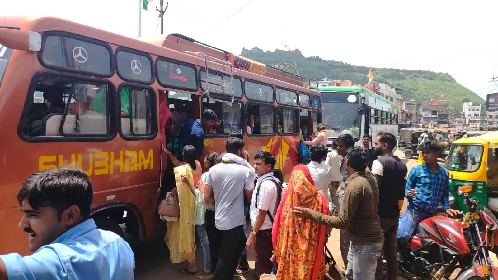 Rakshabandhan: No place to sit in buses, had to travel standing ...