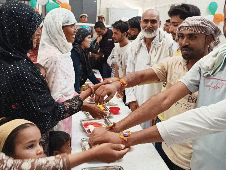 Nuh Jail Rakshabandhan festival, crowd of sisters, Rakhi to brothers ...