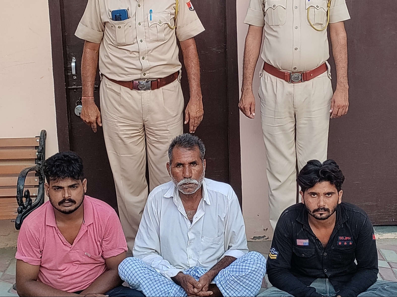 Bike riding miscreants kidnapped the young man | बाइक सवार बदमाशों ने ...