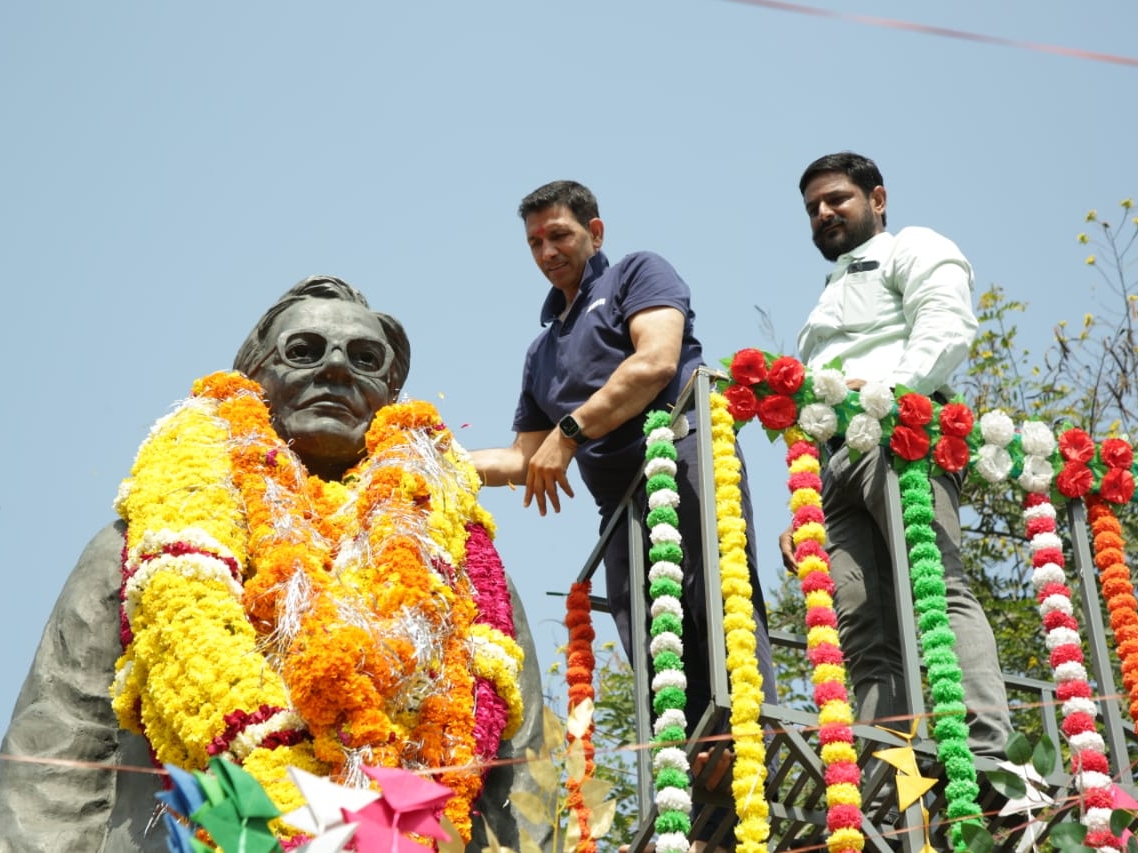 Death anniversary of former minister Nirbhay Singh Patel celebrated in Indore | इंदौर में पूर्व ...