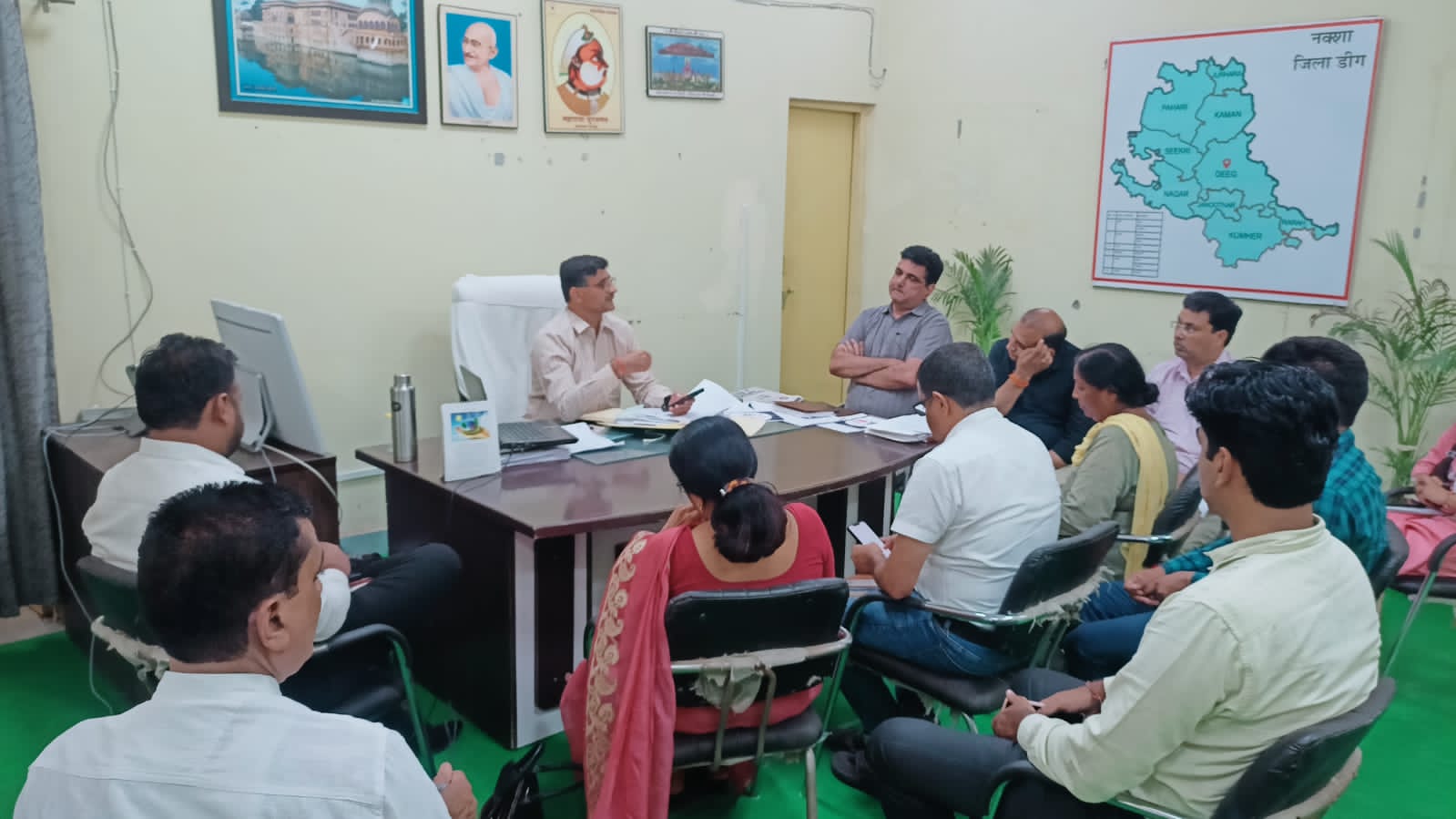 Dig DM Sharad Mehra took a meeting of officials to prepare the vision ...