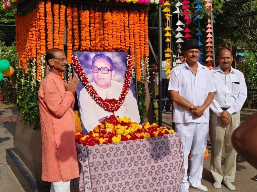 Death anniversary of former minister Nirbhay Singh Patel celebrated in Indore | इंदौर में पूर्व ...