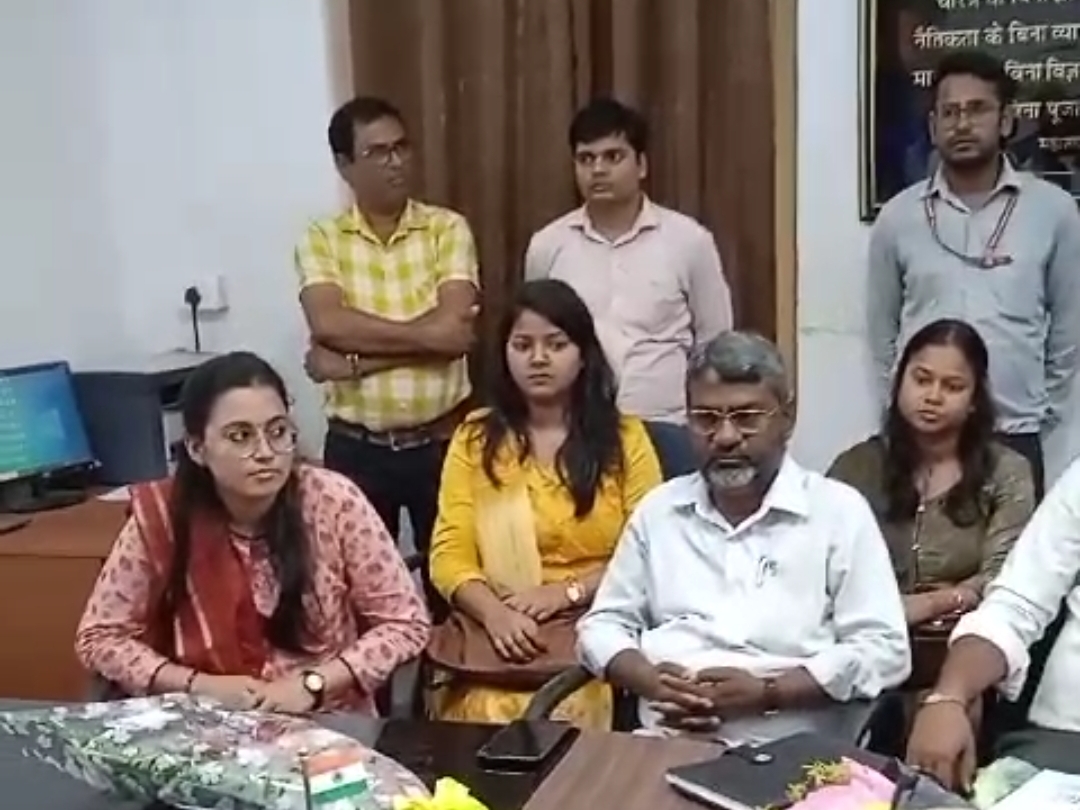 Sasaram's new SDM Manoj Kumar | सासाराम के नए SDM बने आशुतोष रंजन: पूर्व SDM मनोज कुमार को ...