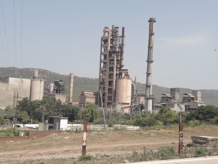 Clouds of crisis on Lakheri Cement Factory