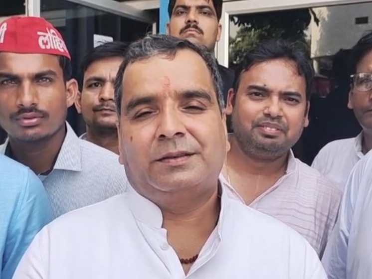 Dharmendra Yadav met Ramakant Yadav in Farrukhabad jail