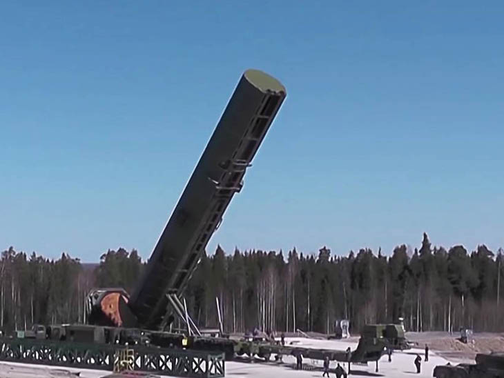 Russia Deployed Sarmat Missile Amid Ukraine War यूक्रेन जंग के बीच