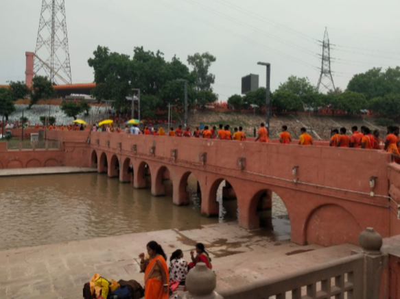 Two groups fight over supremacy at Deepotsav site, 2 arrested.Ayodhya ...