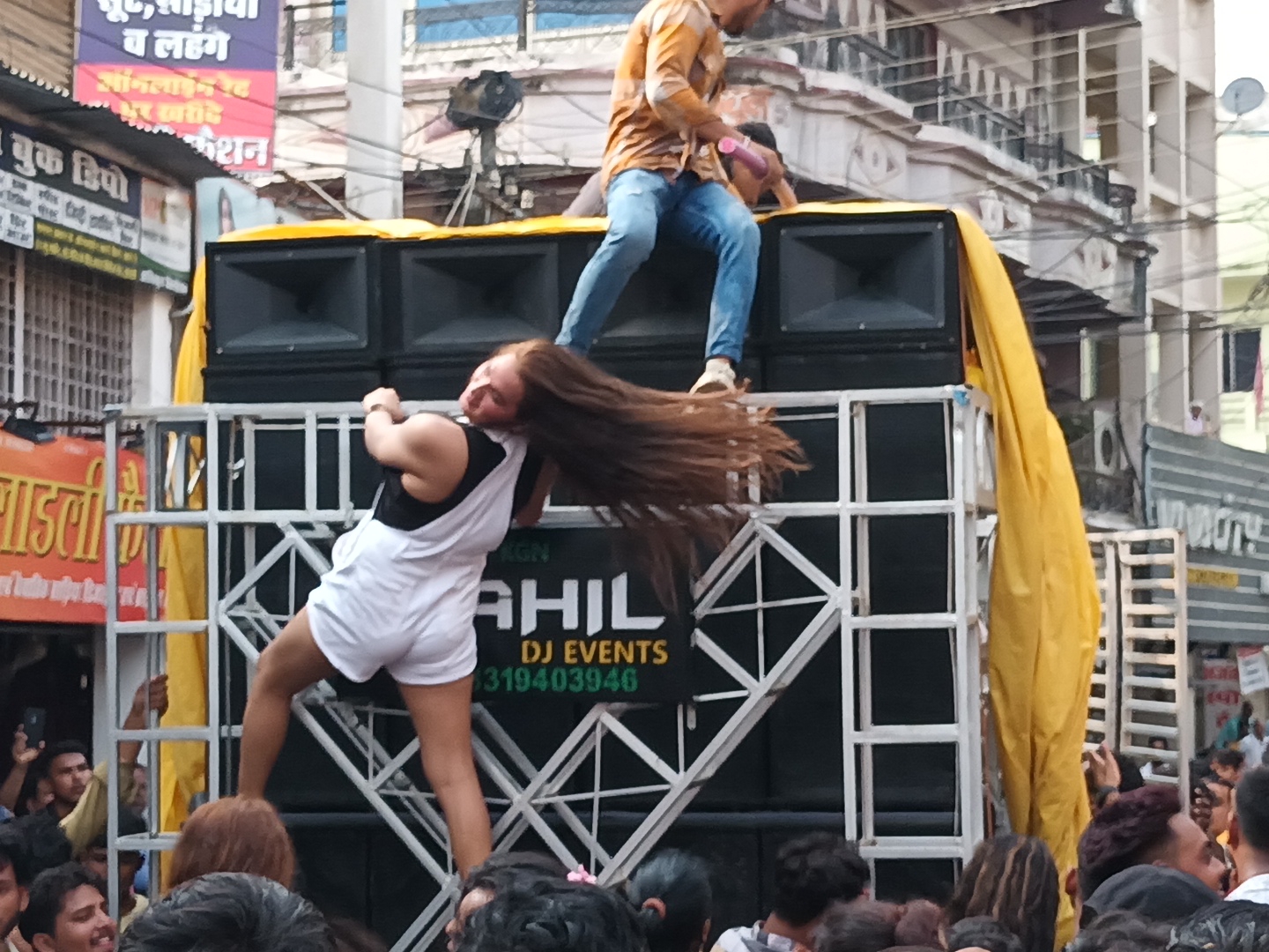 Eunuchs take out procession of Kajaliya | किन्नरों ने निकाला कजलिया का ...