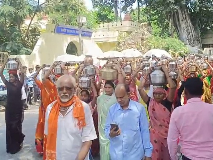 Dhaneshwar Mahadev was submerged for rain Women reached the temple as a ...