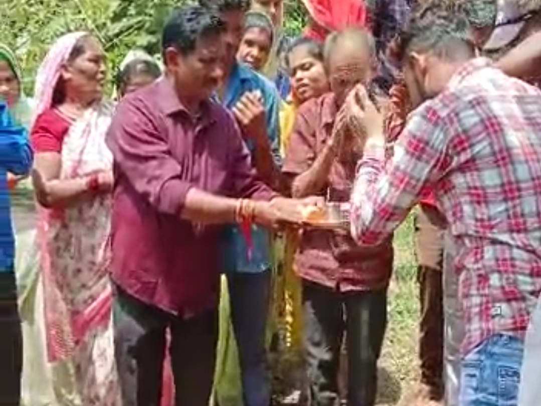 Shepherd found Shivling in hanging tree