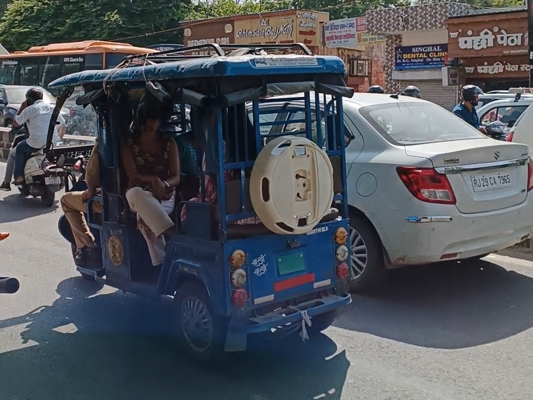 Traffic police will adopt two new steps for e-rickshaw ban | ई-रिक्शा ...