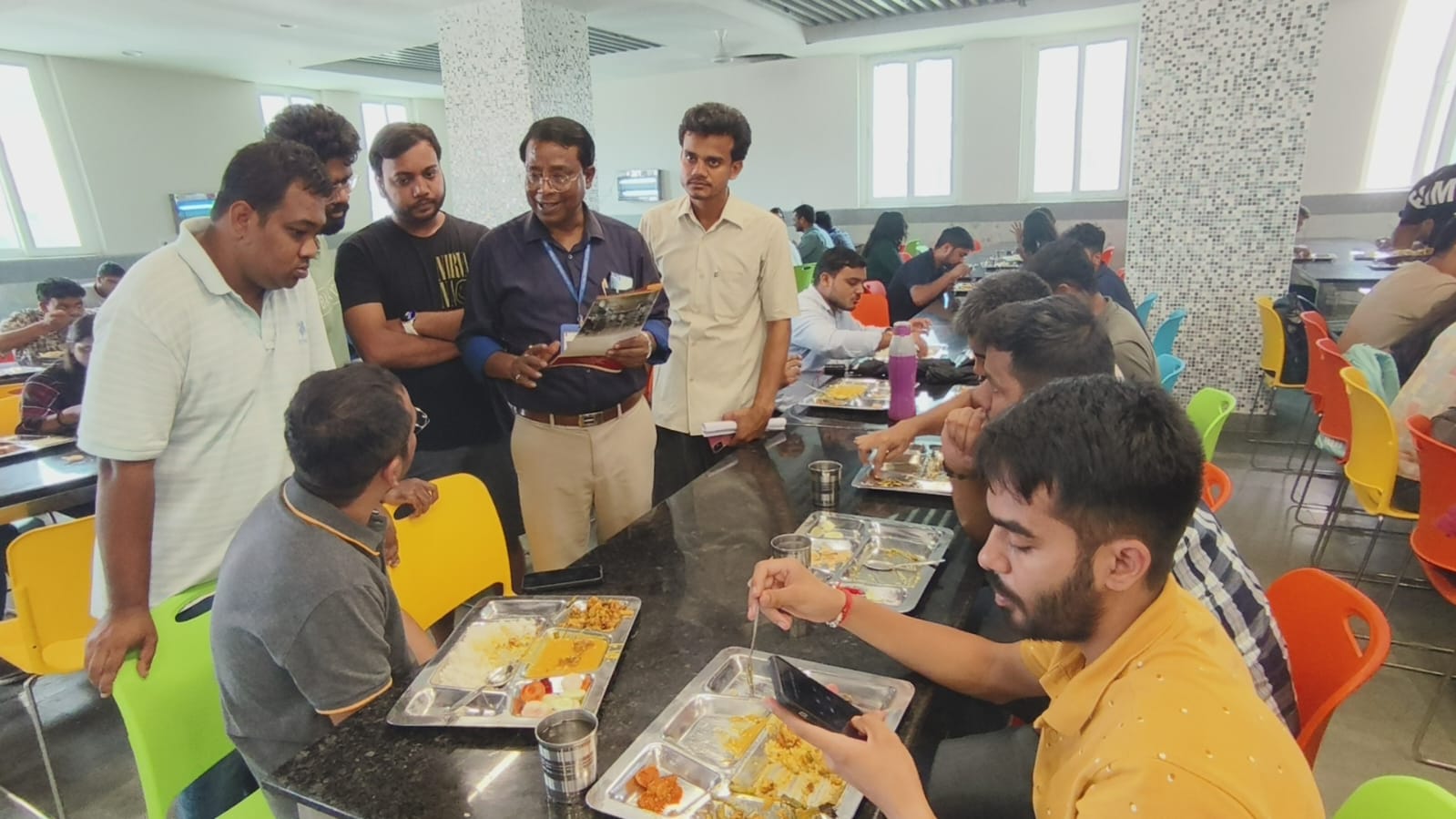 Food material found as per standard in IIM mess | आईआईएम मेस में मानक ...