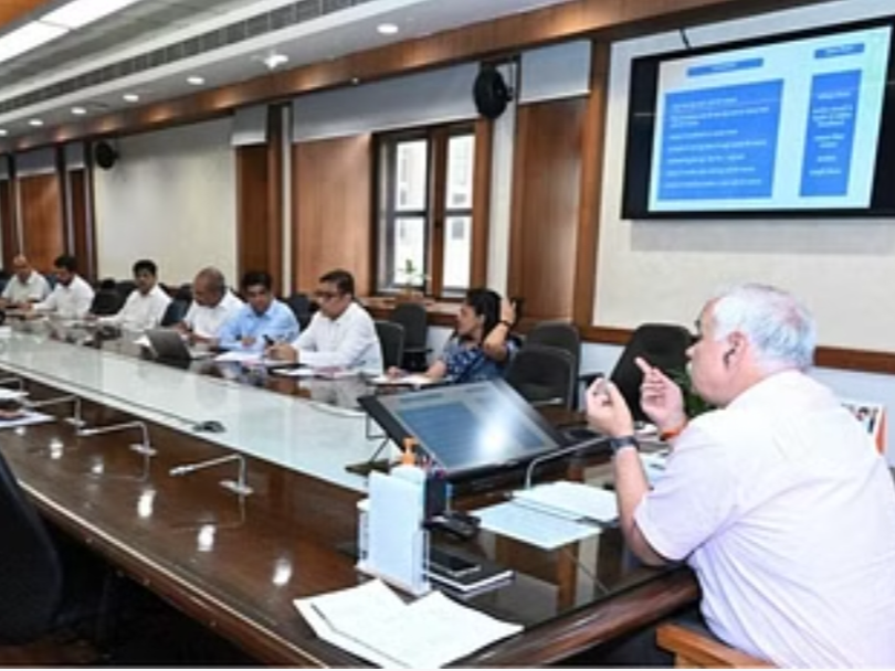 Chief Secretary Durga Shankar Mishra held a review meeting | मुख्य सचिव ...