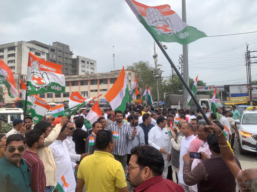 Indore Congress celebrated the anniversary of Bharat Jodo Yatra | इंदौर ...
