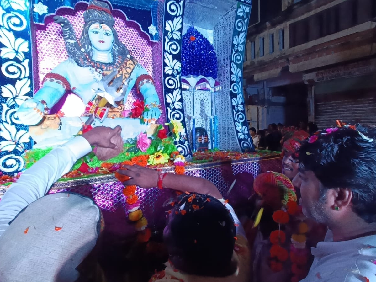 Gogadev's birth anniversary celebrated with pomp | धूमधाम से मनाया गया ...