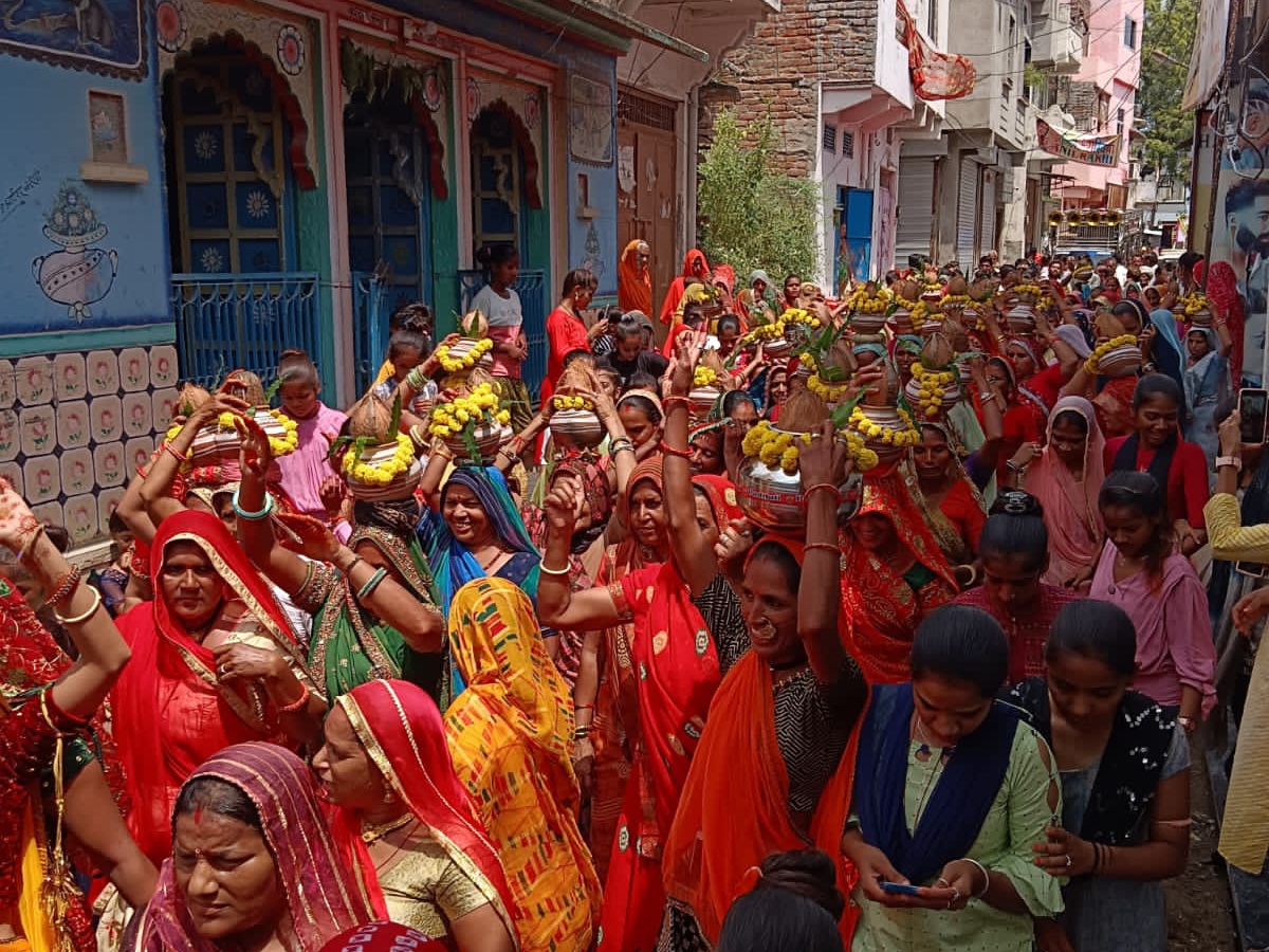 Tejaji's statue installed at the main gate in Bassi | बस्सी में मुख्य ...
