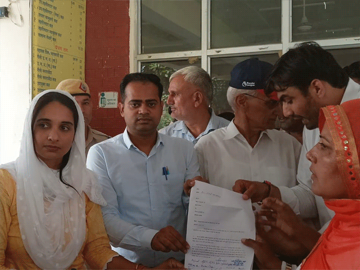 Jind Farmer Protest, Demonstration In Mini Secretariat Crop ...