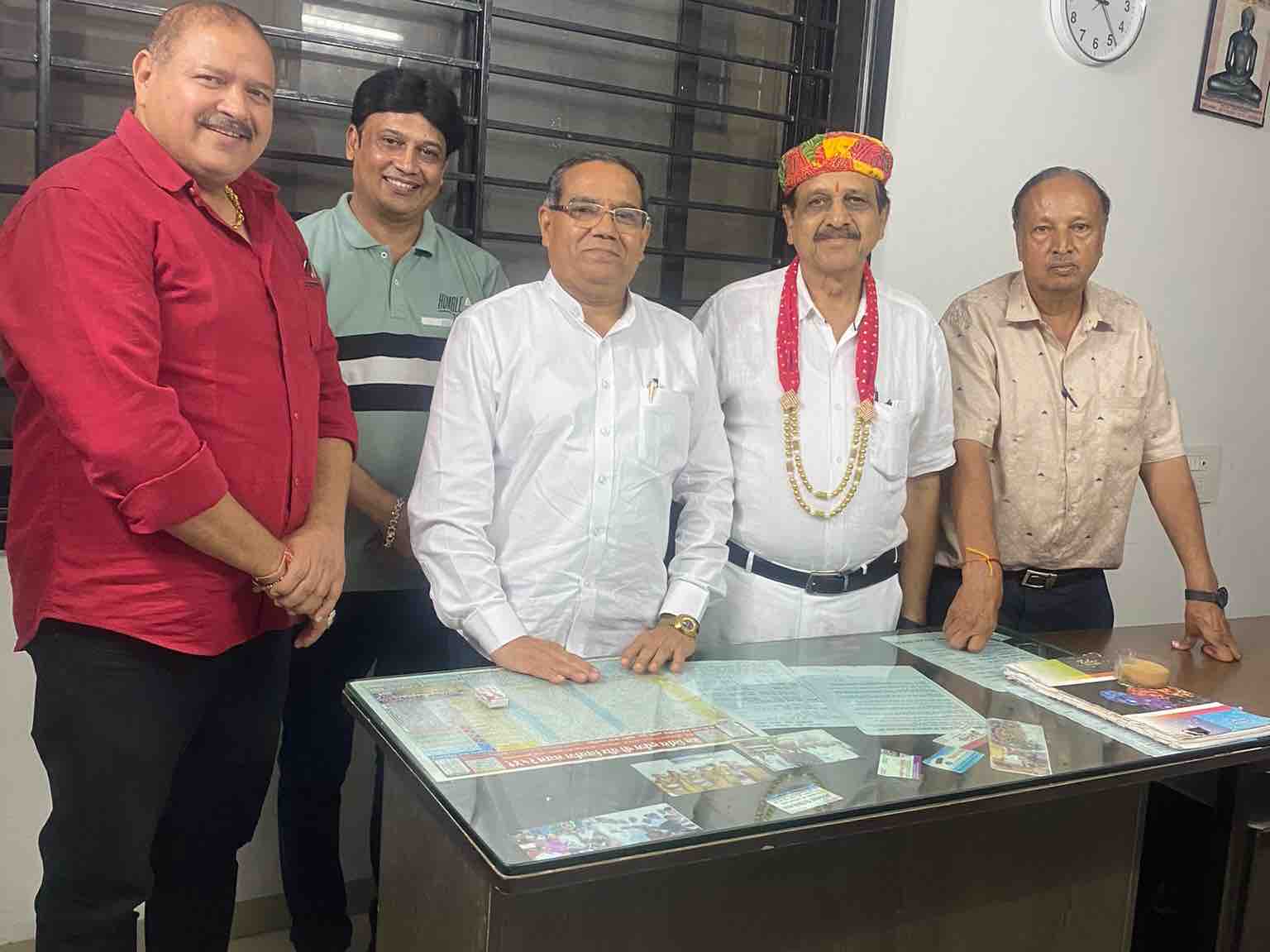 Newly elected welcomed in Jain Colony in Indore | इंदौर में जैन कॉलोनी ...