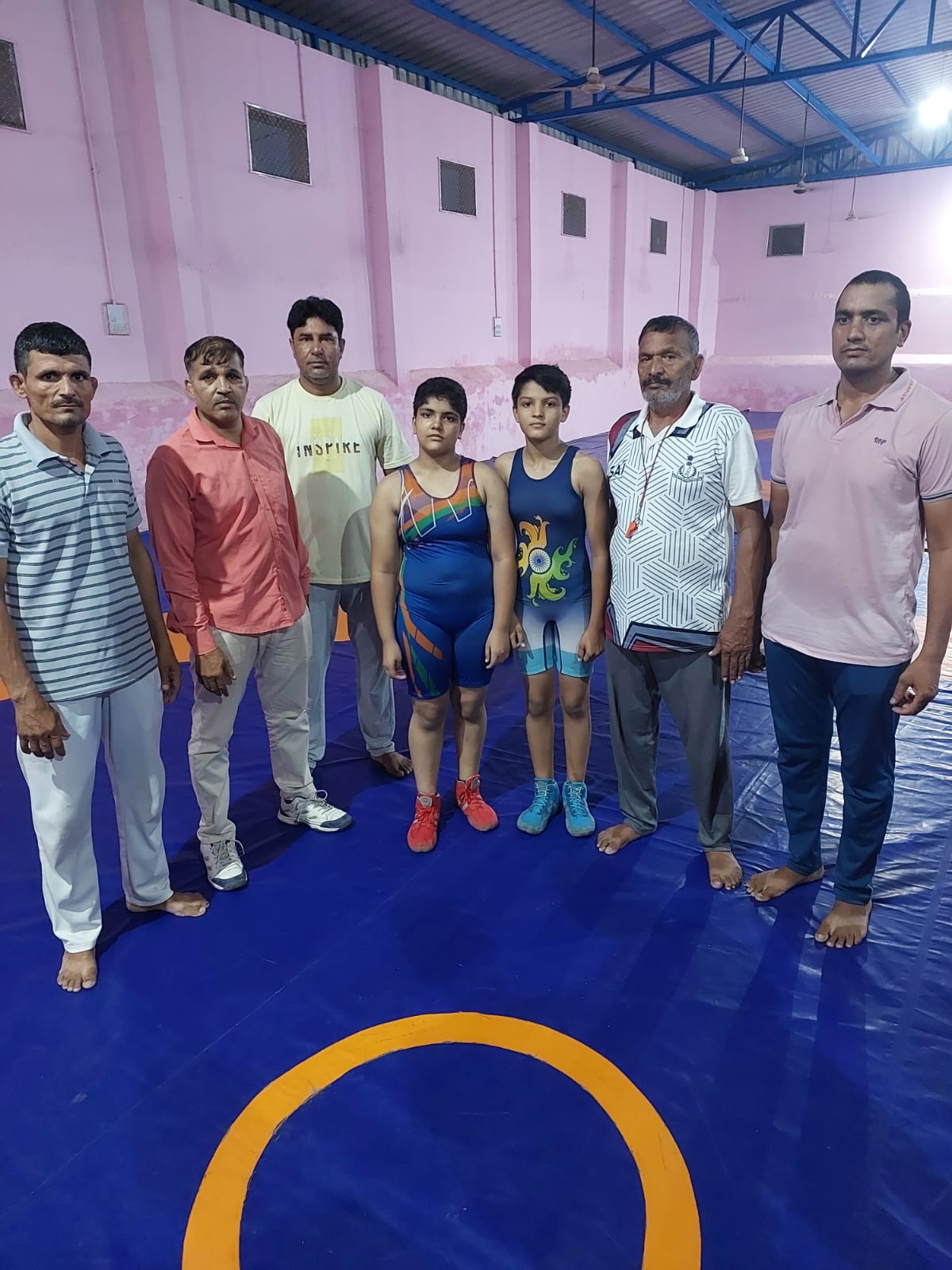 Female wrestler of Baba Thade Shri Akhara dominates the wrestling ...