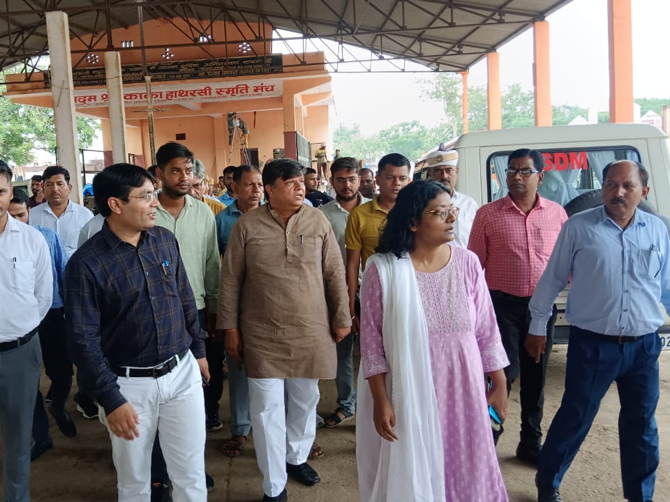 Preparation for the famous fair of Braj region Shri Dauji Maharaj ...