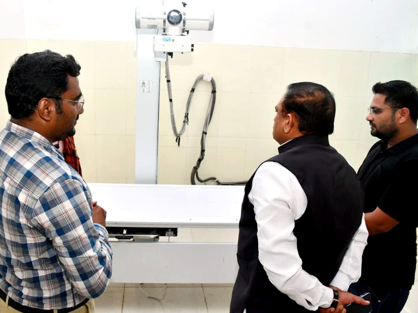 Minister Bhupendra Singh suddenly reached Malthon | मंत्री भूपेंद्र ...