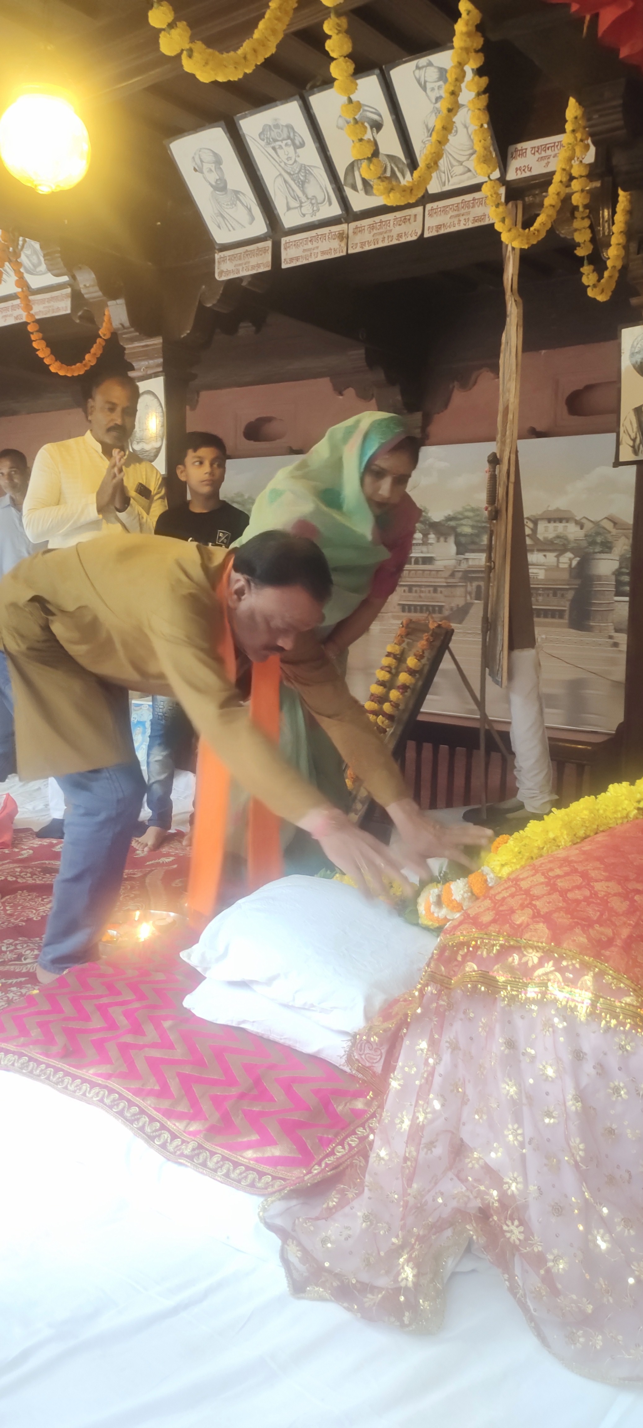 Only 75 people in the palanquin of Devishree, who ruled Maheshwar for ...