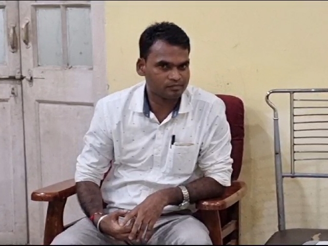 CMO arrested taking bribe of Rs 2 lakh | 39 लाख का बिल पास करवाने मांगे रुपए, लोकायुक्त ने ...