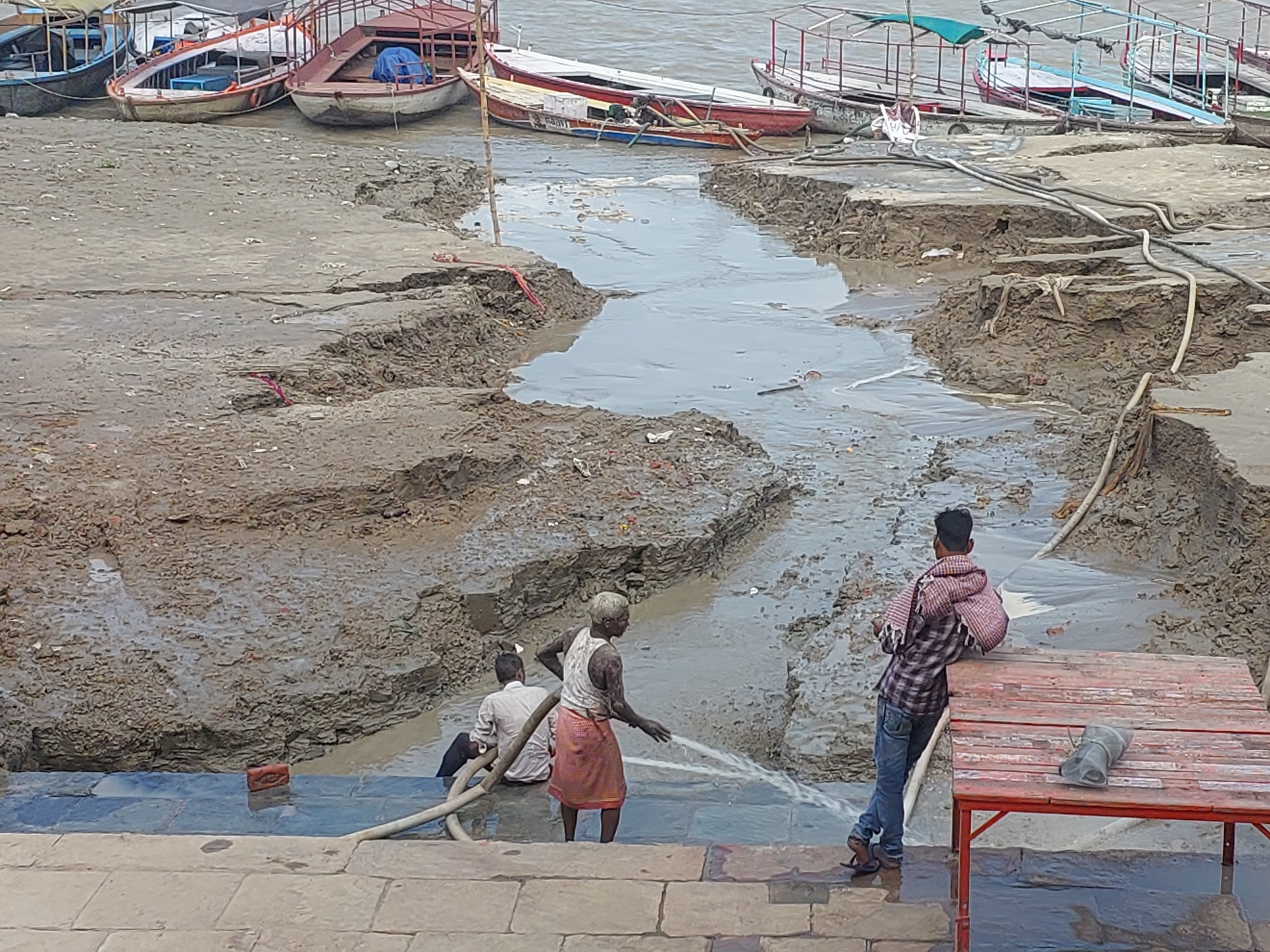 Change in weather patterns in Varanasi | वाराणसी में मौसम का बदला मिजाज ...