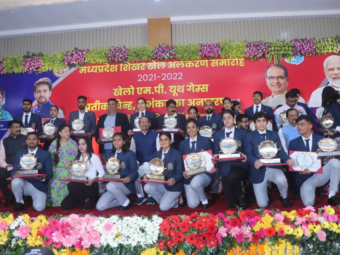 Satna's mountaineer Ratnesh Pandey honored with Vikram Award | सतना के ...