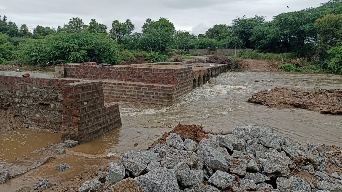 Due to overflowing of Ranakpur dam, flow in Maghai river increases, 8 ...