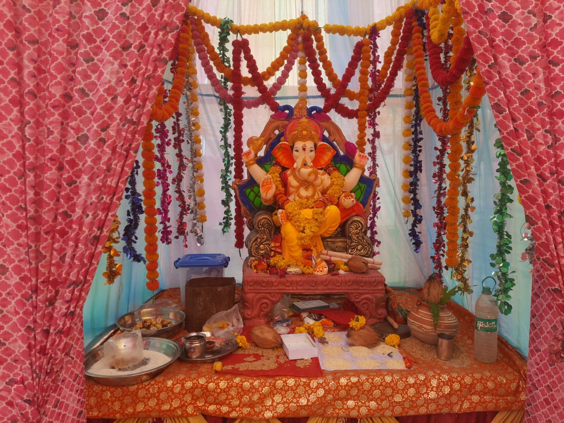 Establishment of Ganpati Bappa in every house in big saddi | बड़ी ...