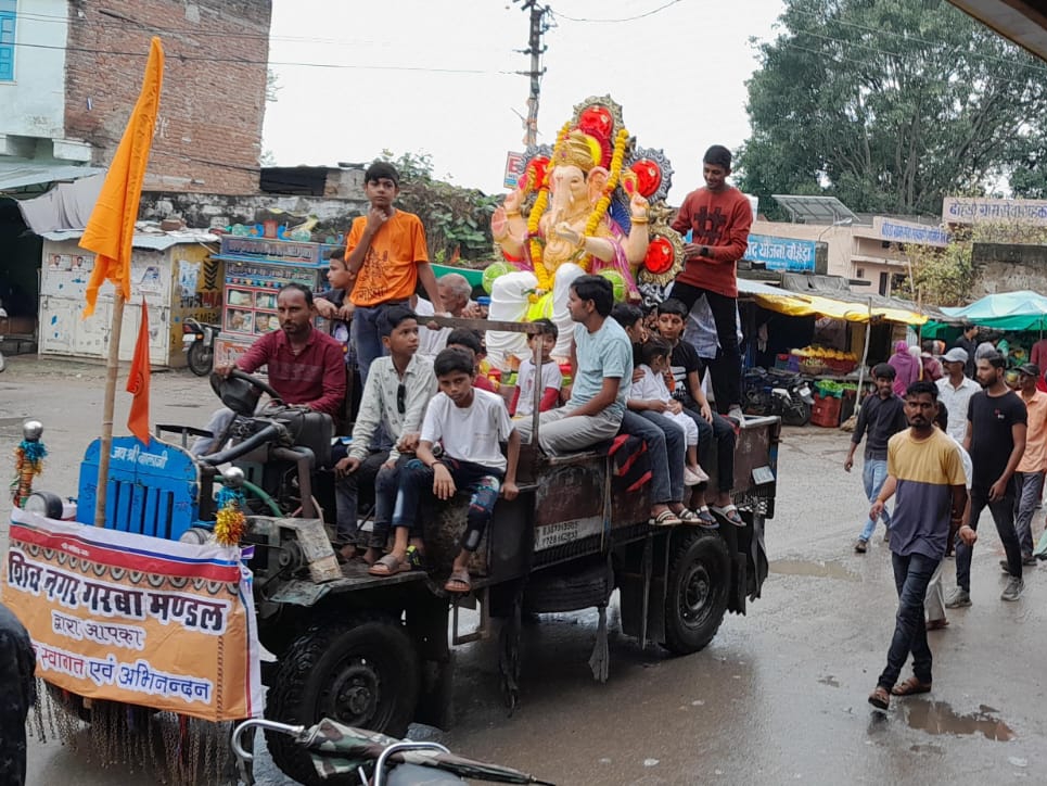 Establishment of Ganpati Bappa in every house in big saddi | बड़ी ...