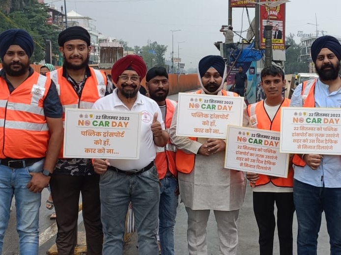 Sikh Youth Wing team entered the field in Indore