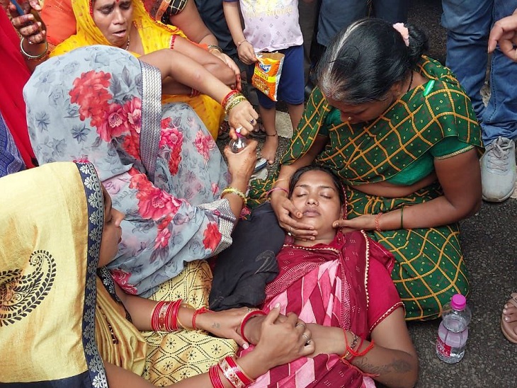 Suraj Sahu murder case in Durg - siege of MLA bungalow | सूरज साहू ...